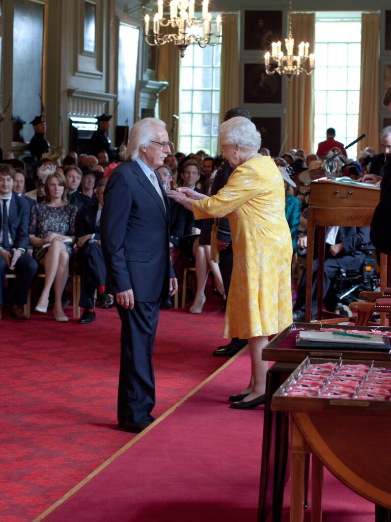 Charlie Miller OBE : Hommage à une icône de la coiffure britannique ...